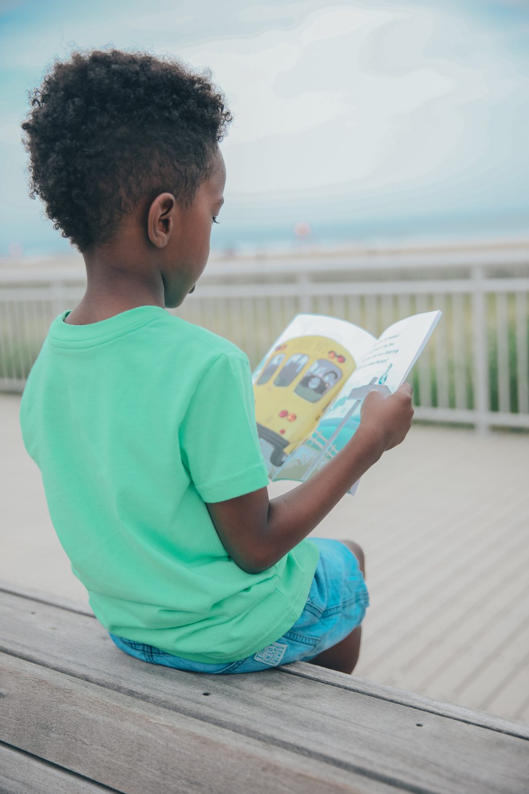 Encouraging Your Child to Become a Confident Reader | Tons of Resources